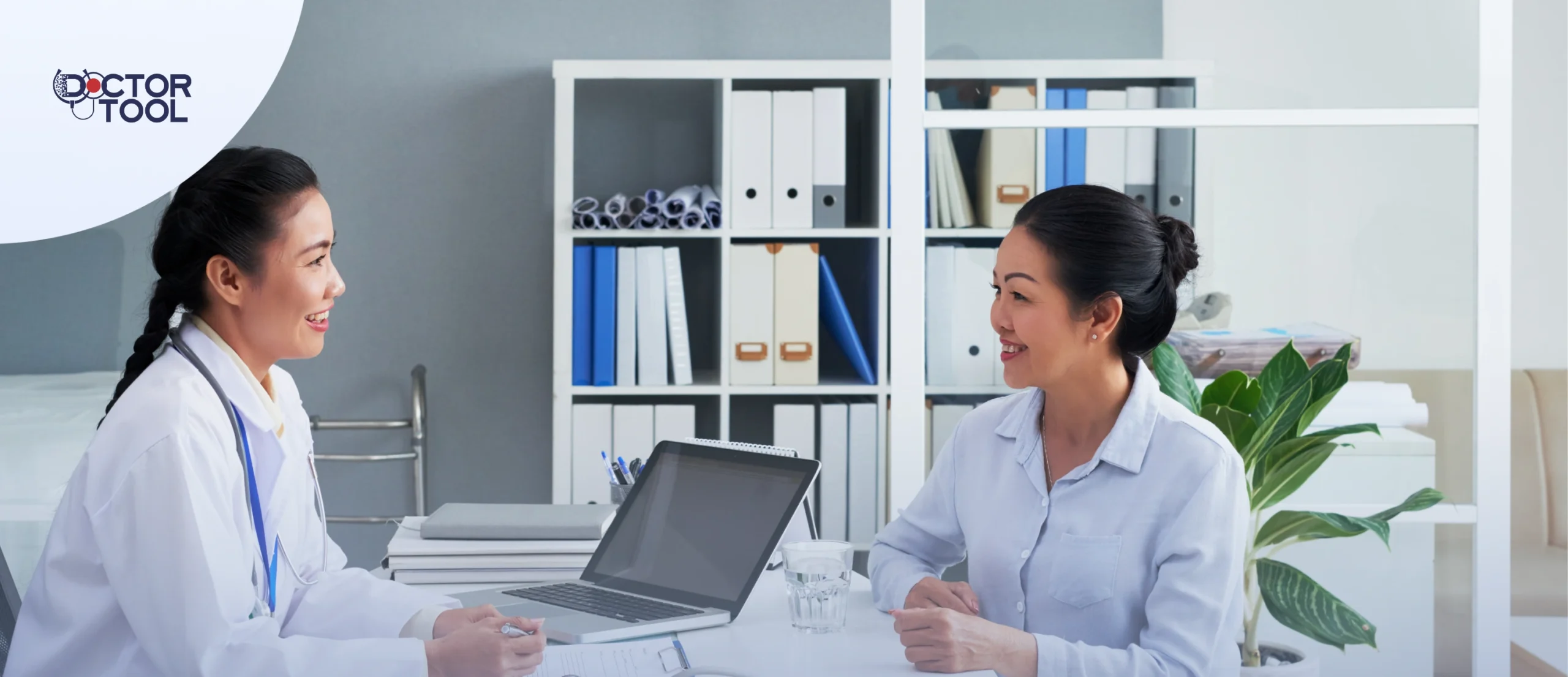 Cara Memastikan Memberikan Pelayanan Terbaik untuk Pasien - DT Talks Webinar Series - DoctorTool